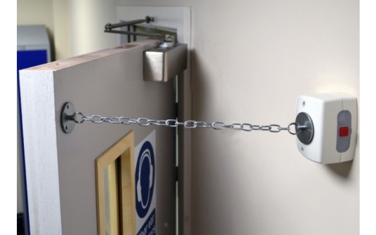 Agrippa Chain Guard for Magnet Door Holder